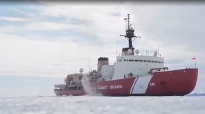 Lodołamacz mknie przez wody Antarktydy. Zobacz wyjątkowy film poklatkowy