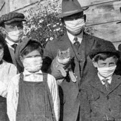 Pandemia 2020. Zdjęcie rodziny z czasów epidemii grypy hiszpanki stało ...