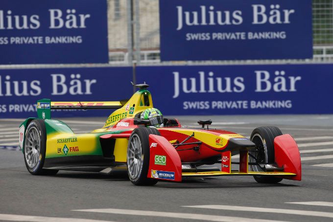 Lucas di Grassi z Audi Sport Abt wygrywa pierwszy wyścig Formuły E