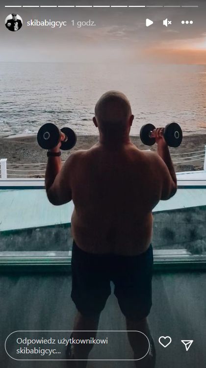 Dziewczyna Krzysztofa Skiby zapozowała topless. Zdjęcie Dziewczyna Krzysztofa Skiby zapozowała topless. Zdjęcie