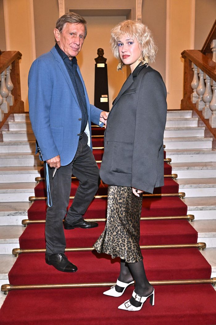 Jan Englert z córką na premierze filmu Znachor. Są zdjęcia