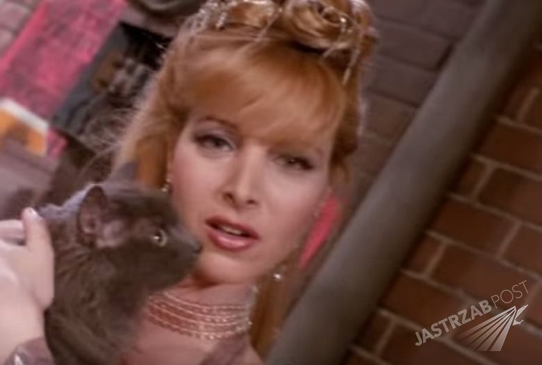 Taylor Swift i Lisa Kudrow śpiewają "Smelly Cat"- kultowy utwór z ...