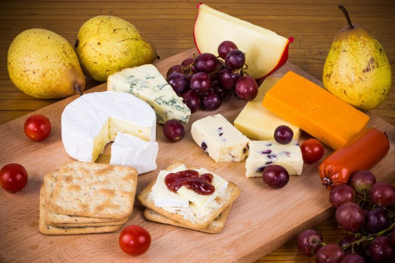 Rodzaje i gatunki serów. Jakie sery znajdziemy w sklepach?