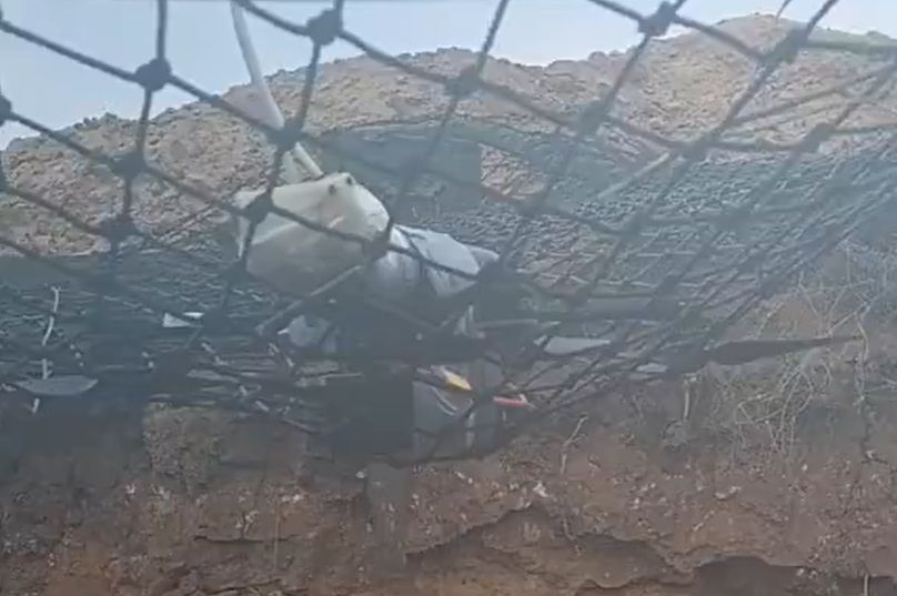 Simple Ukrainian anti-drone net foils Russian kamikaze drone: cost ...