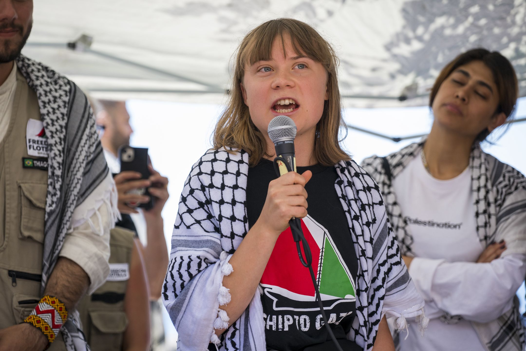 Greta Thunberg sets sail to break the Gaza blockade barriers Greta Thunberg sets sail to break the Gaza blockade barriers