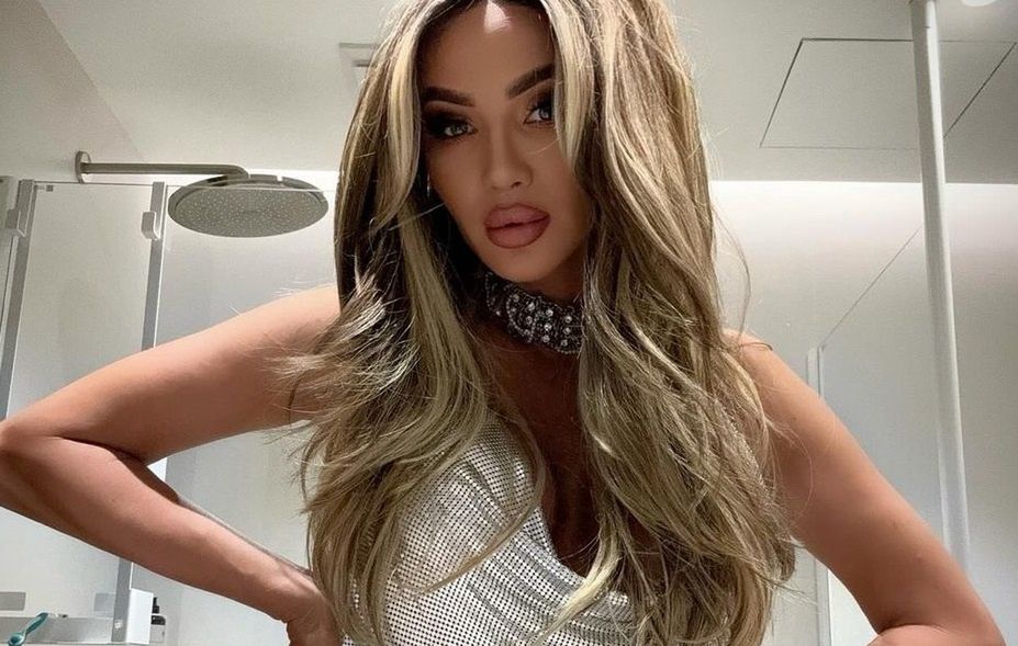 "Królowa życia" w mini. Nie ma modniejszej sukienki na andrzejki