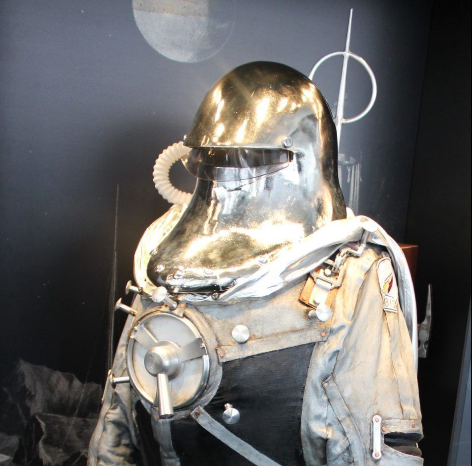Zaginiony skafander księżycowy z lat 40. Czy skóra, płótno i guma mogły ...