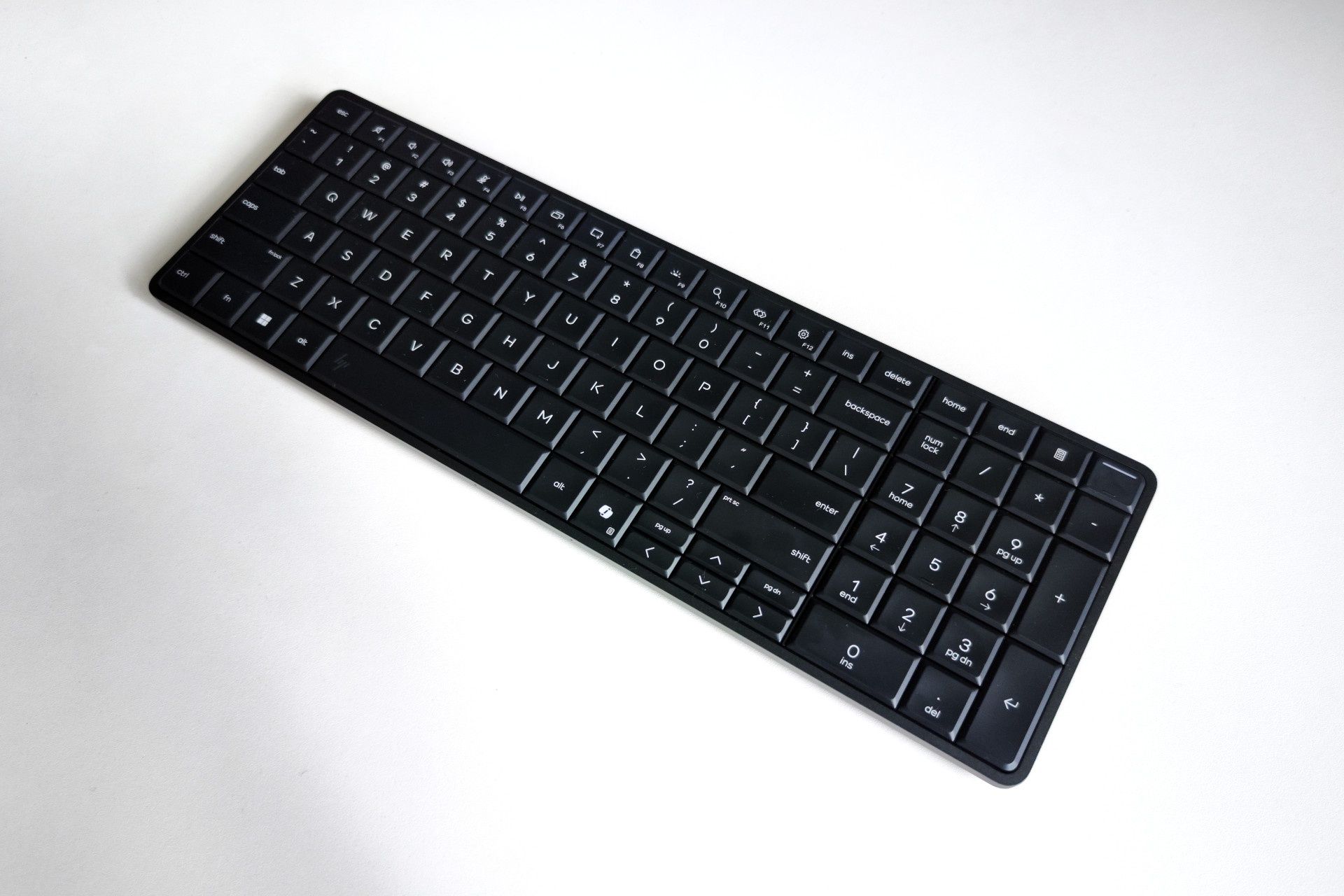 Sprawdziłem HP EliteBoard G1a – czy komputer ukryty w klawiaturze ma sens?