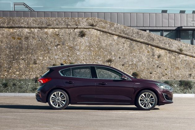 Nowy Ford Focus Vignale - opłacalność zakupu względem wersji Titanium