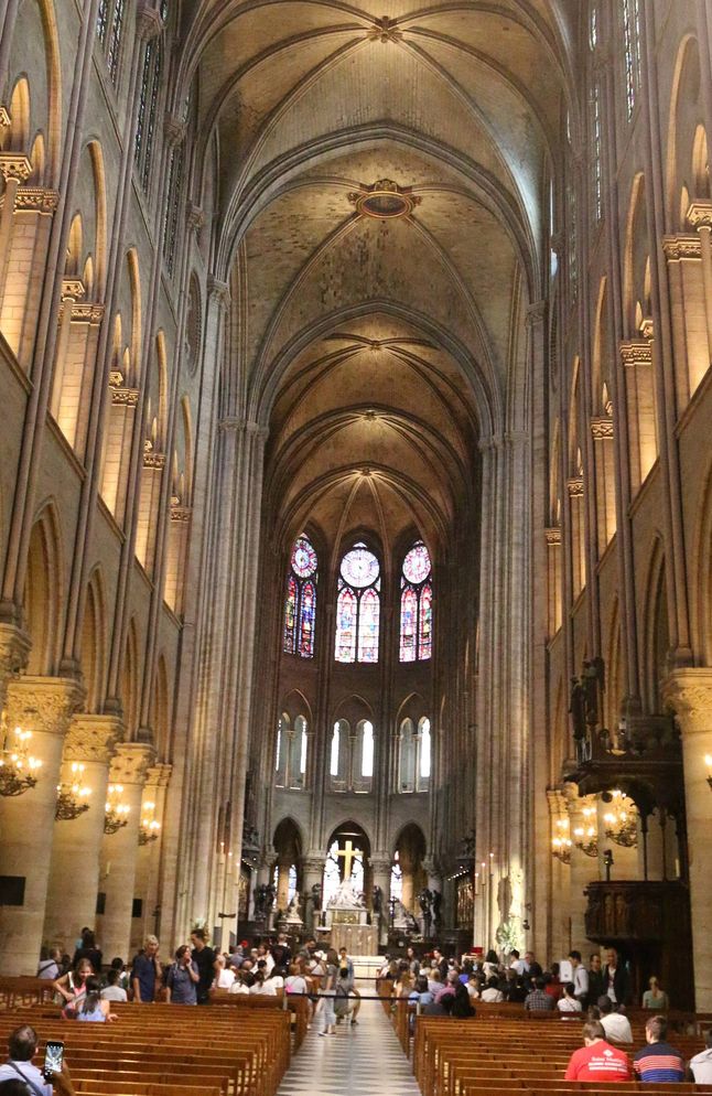 Katedra Notre Dame. Zdjęcia przed i po pożarze Katedra Notre Dame. Zdjęcia przed i po pożarze