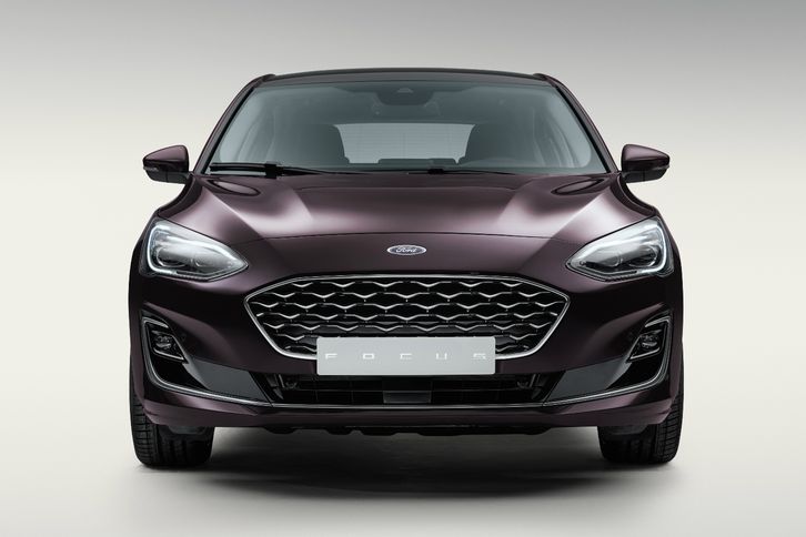 Nowy Ford Focus Vignale - opłacalność zakupu względem wersji Titanium